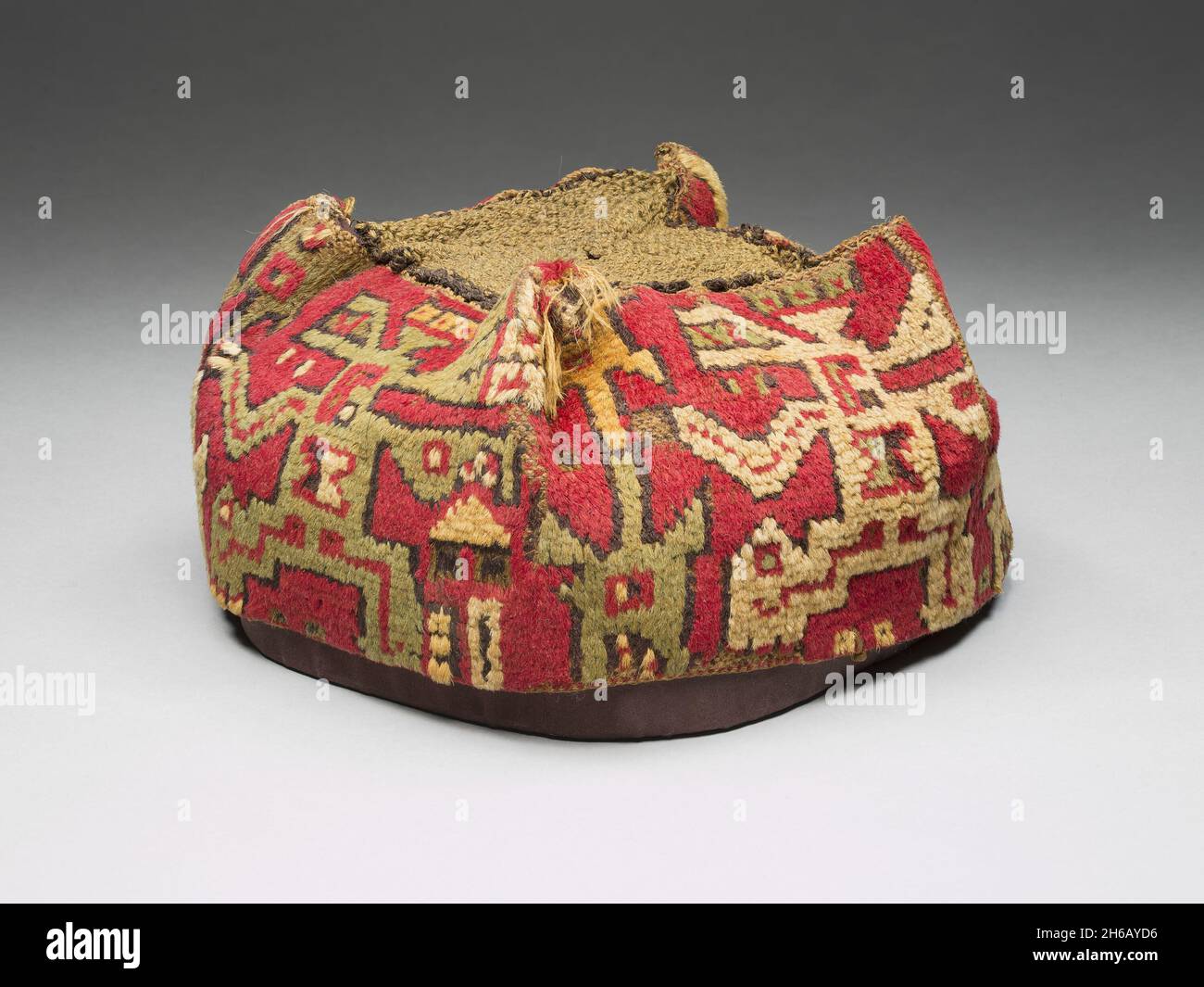 Hat, Peru, A.D. 600/900 Stock Photo - Alamy