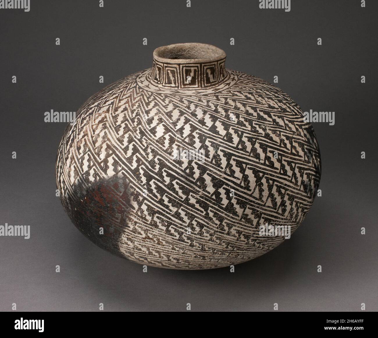 Jar with Interlocking-Stepped Motifs in Diagonal Pattern, A.D. 950/1400 ...