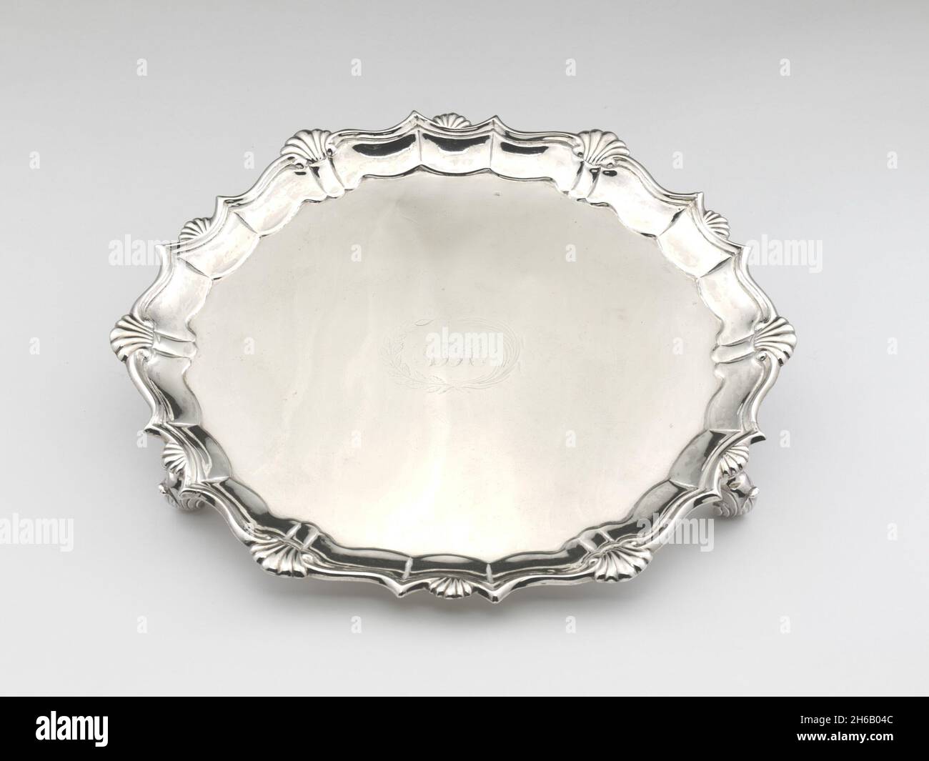 Silver gallery tray hi-res stock photography and images - Alamy