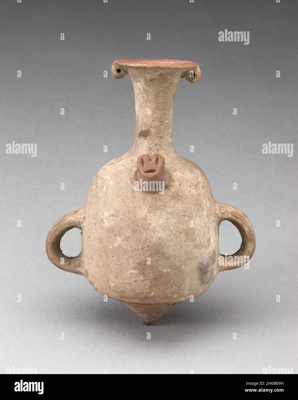 Inca aryballos hi-res stock photography and images - Alamy