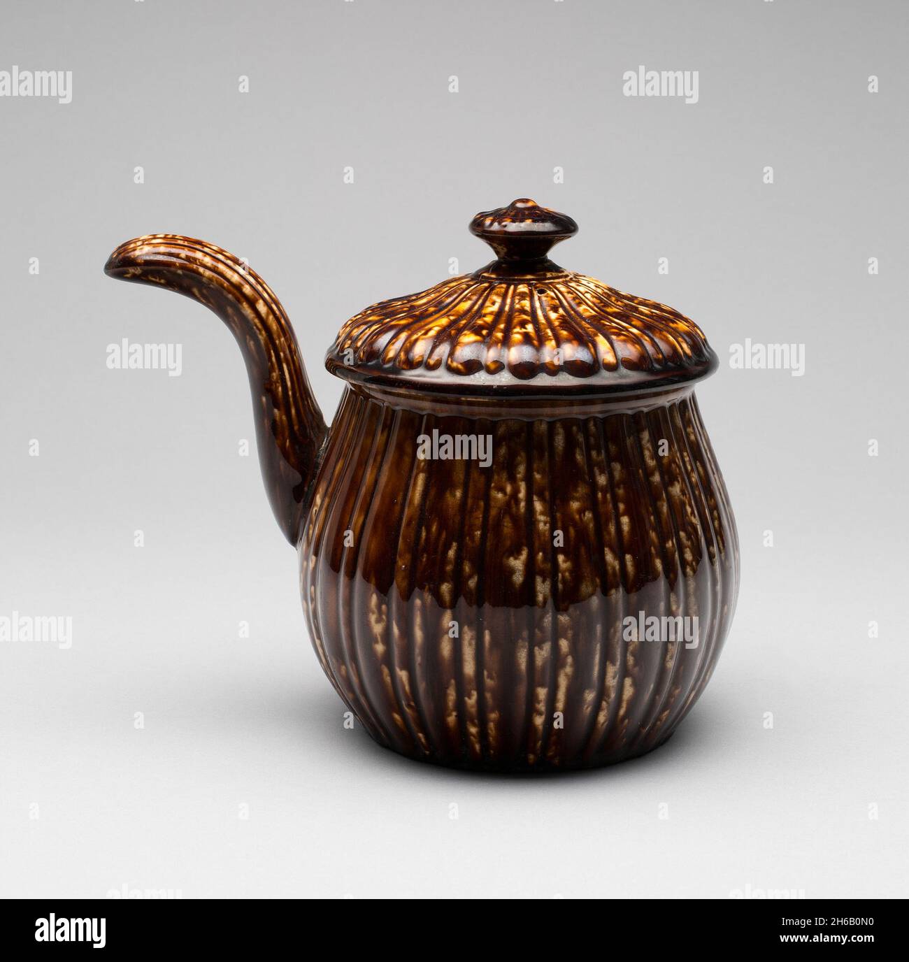Fenton pottery co hi-res stock photography and images - Alamy