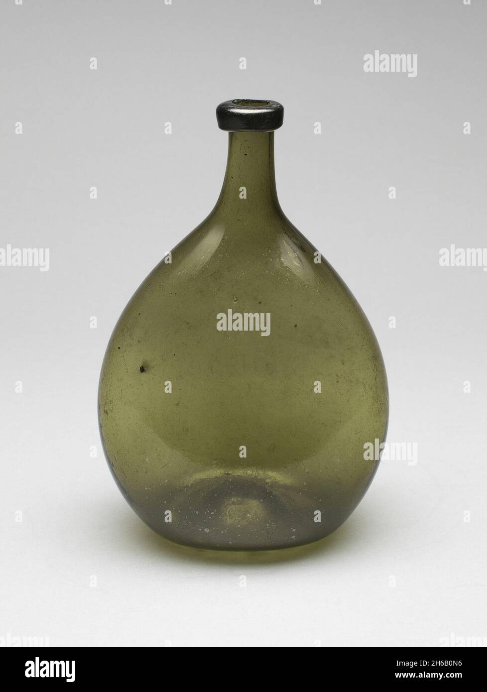 Green bottle 19th century hi-res stock photography and images - Alamy