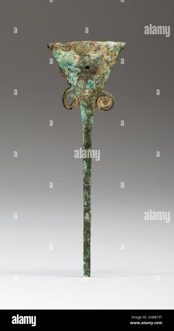 Triangular head hi-res stock photography and images - Alamy