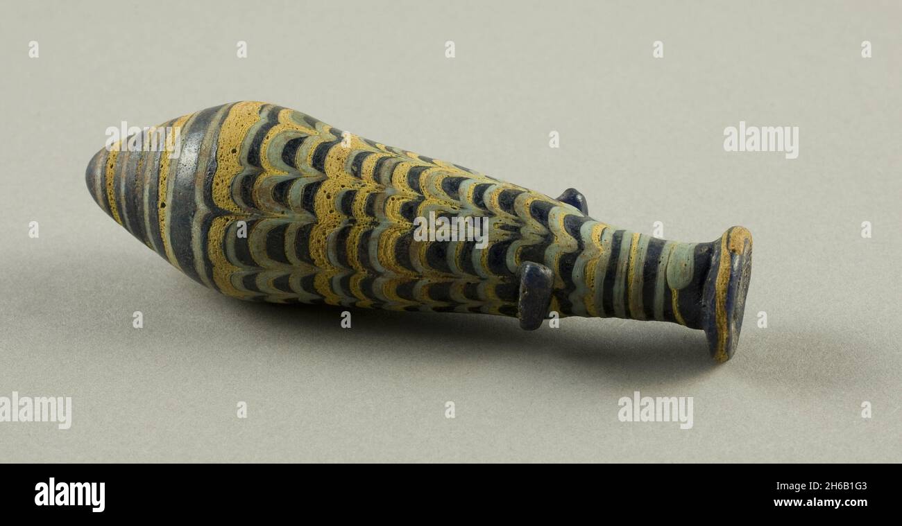 Glass core formed technique hi-res stock photography and images - Alamy
