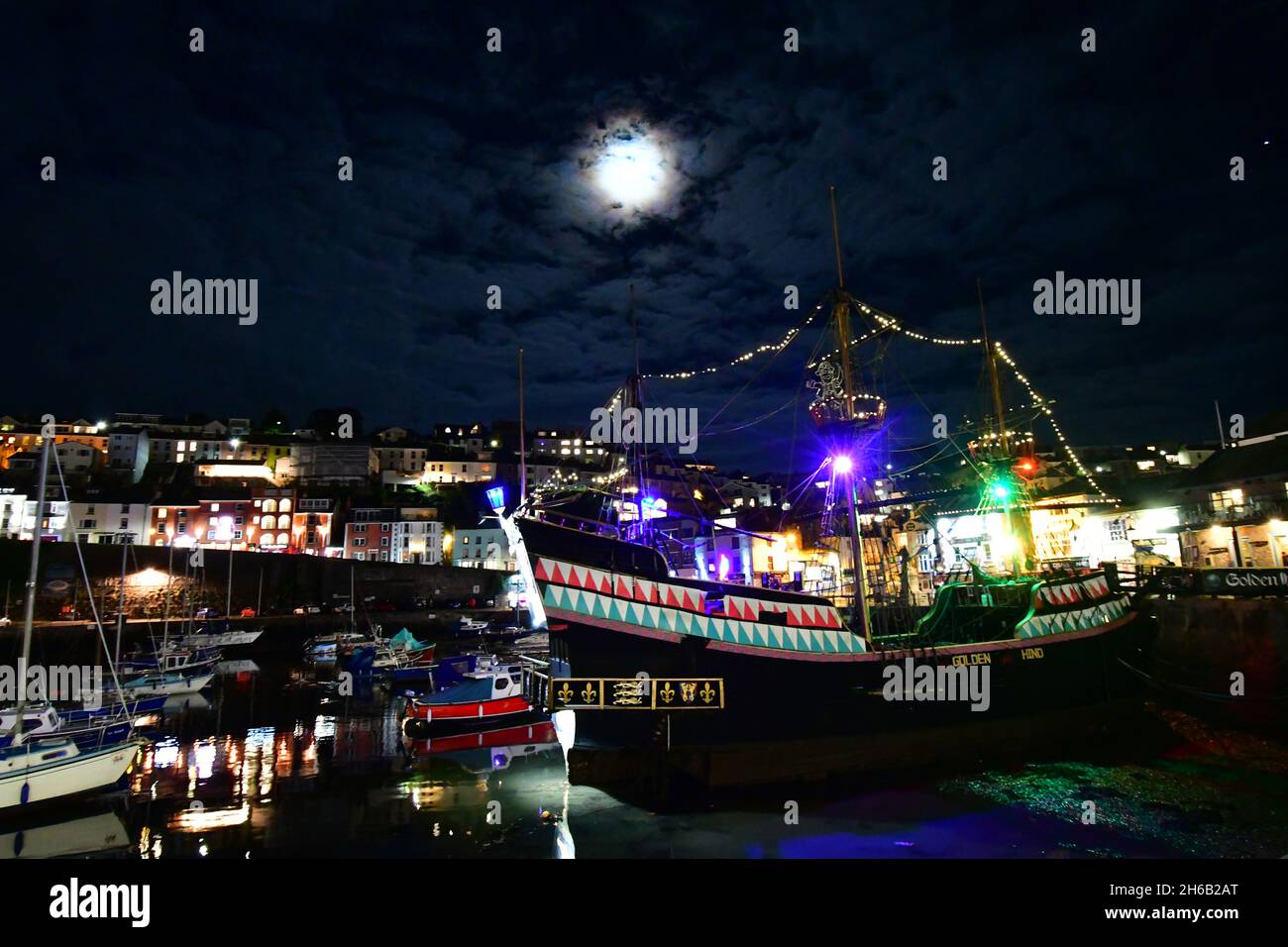 Brixham, UK. 14th Nov, 2021. On a still and very quiet sunday night in ...