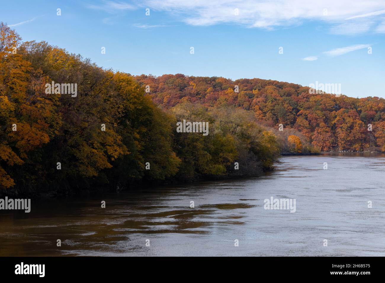 Autumn foliage on the Hudson River, near Spuyten Duyvil Creek, between ...
