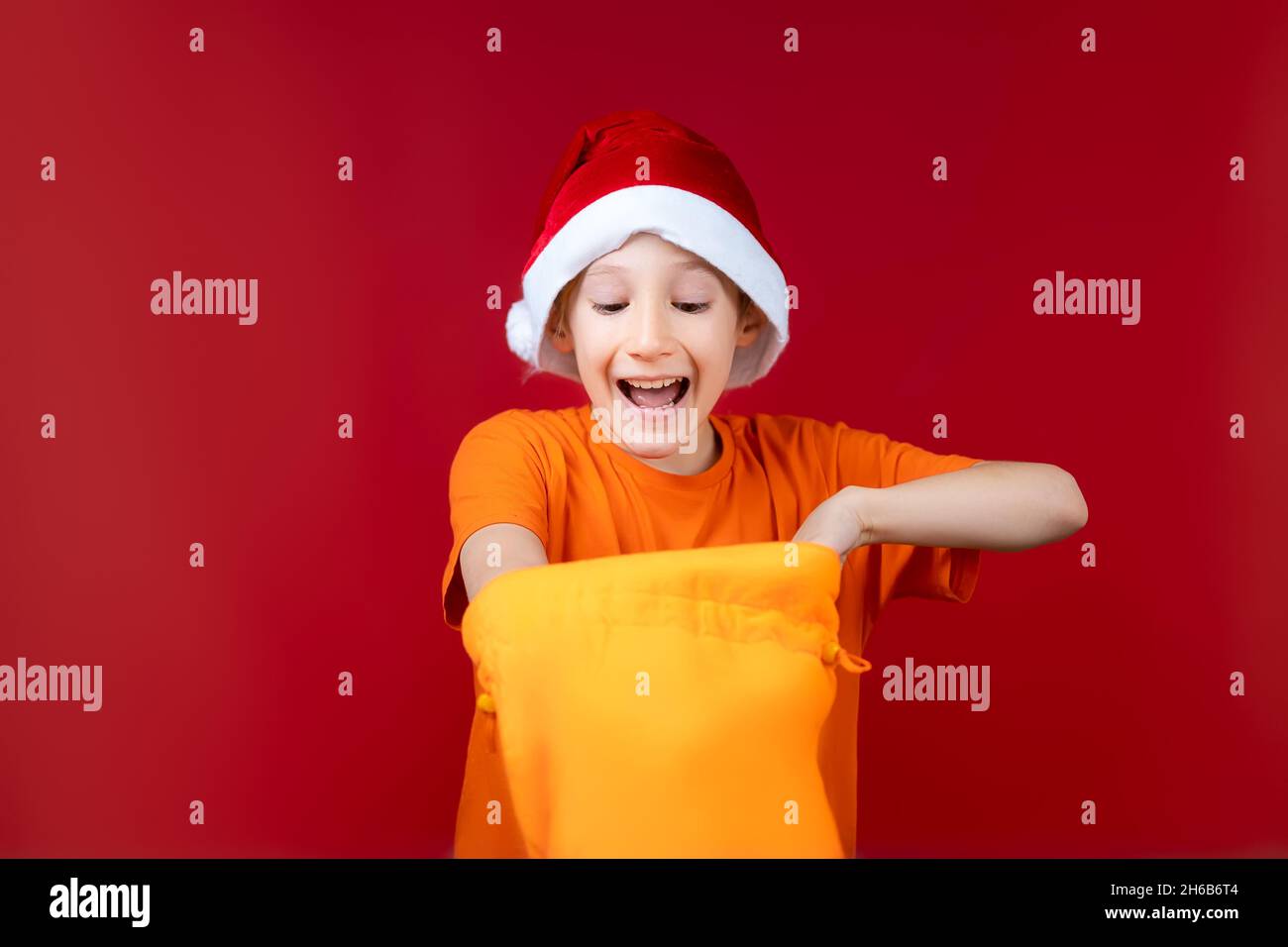 Stuck to hand hi-res stock photography and images - Alamy