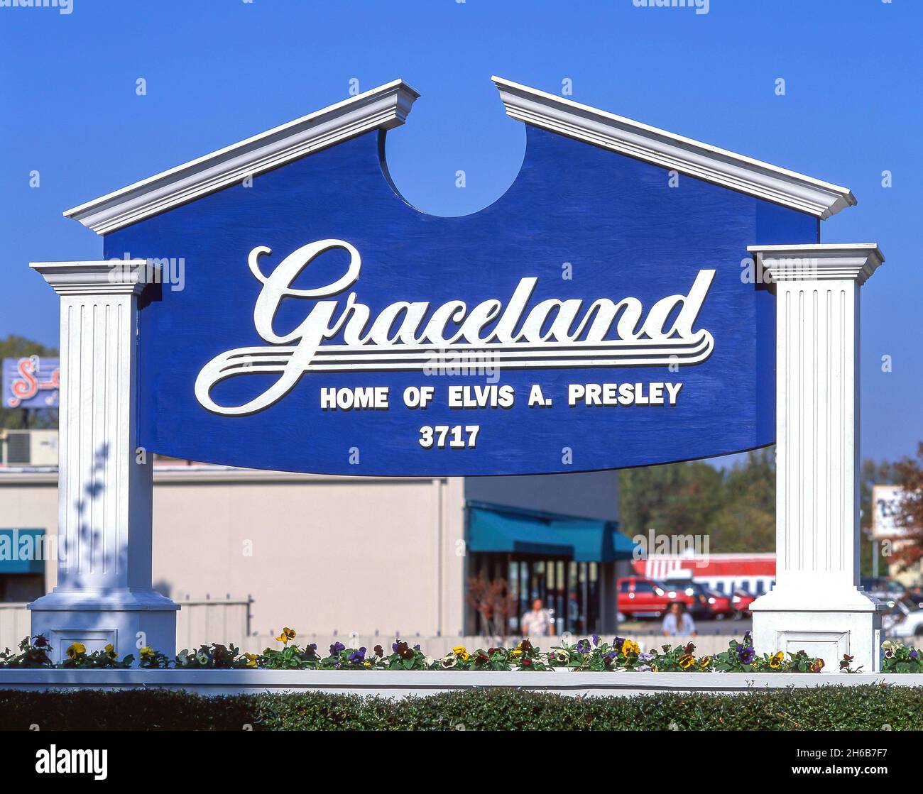 Graceland sign elvis presley home hi-res stock photography and images ...
