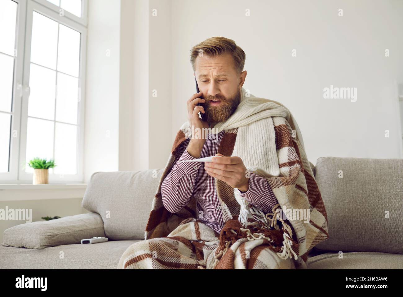Doctor sick person hi-res stock photography and images - Alamy
