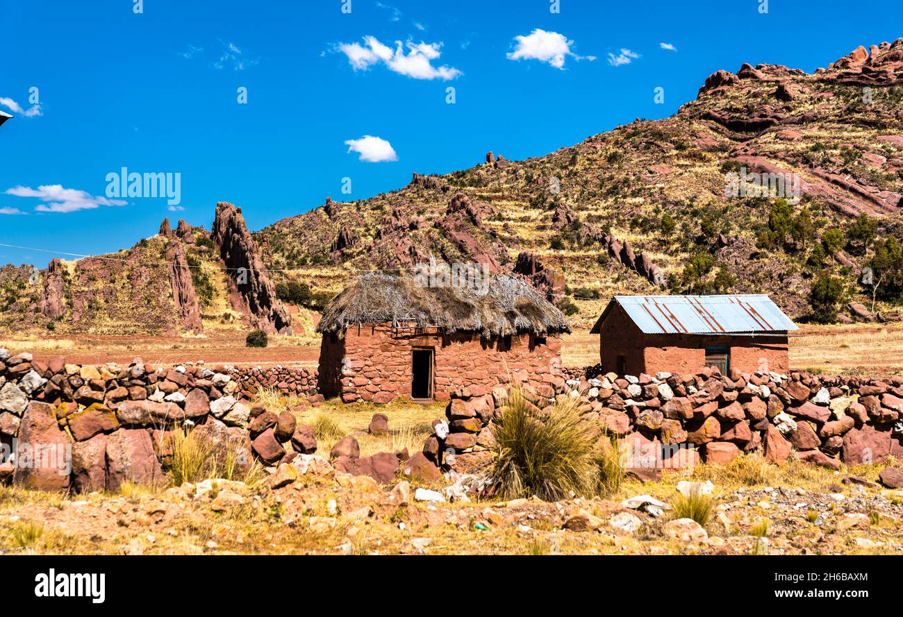 Traditional adobe house in Peru Stock Photo - Alamy
