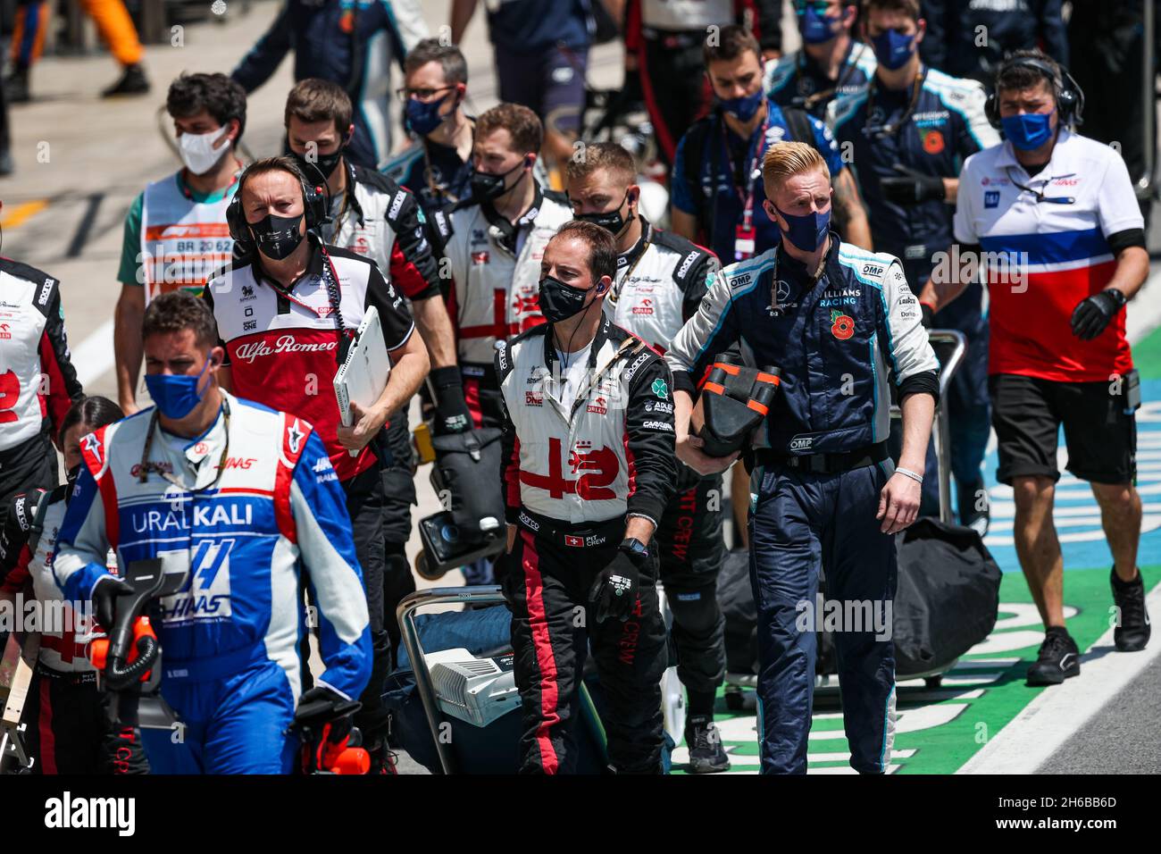 Alfa Romeo Racing ORLEN Team, ambiance mechanics during the Formula 1 ...