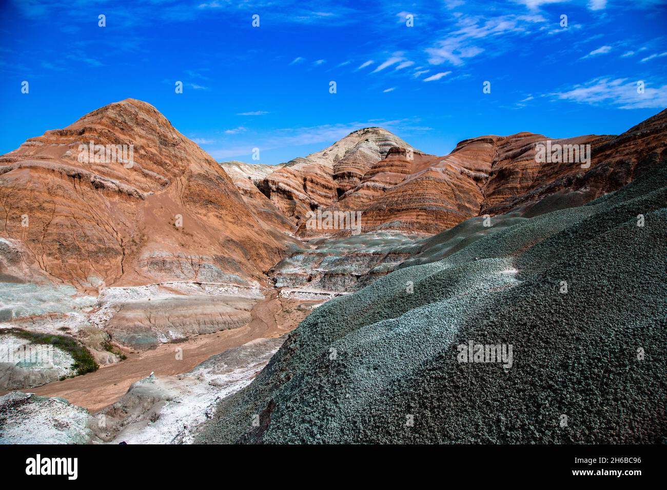 Colorful mountain landscape hi-res stock photography and images - Alamy
