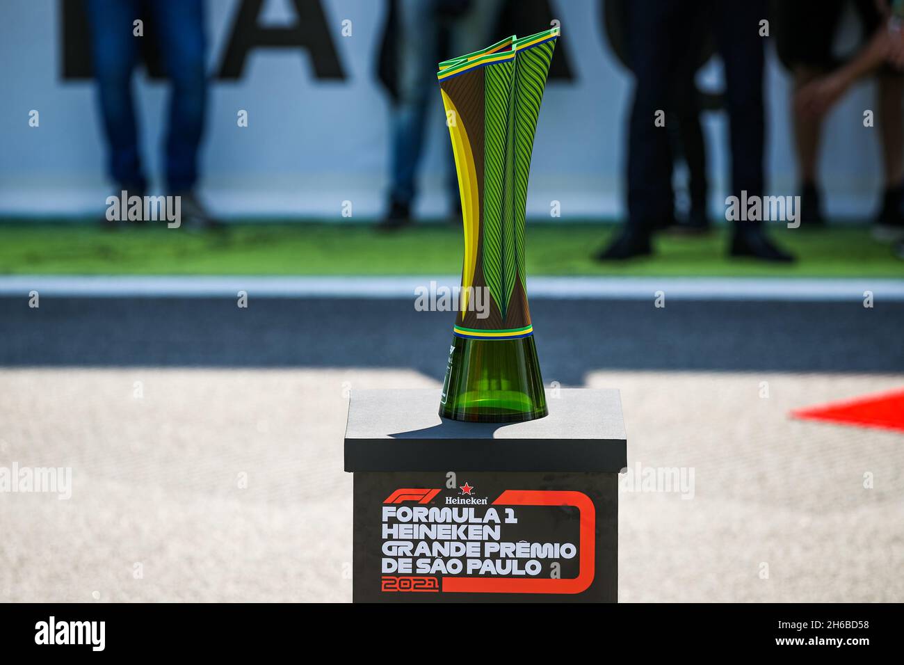 The trophy of the race during the Formula 1 Heineken Grande Premio De ...