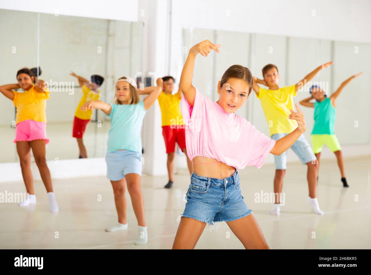Tween girl krump dancer in choreographic studio with children Stock ...