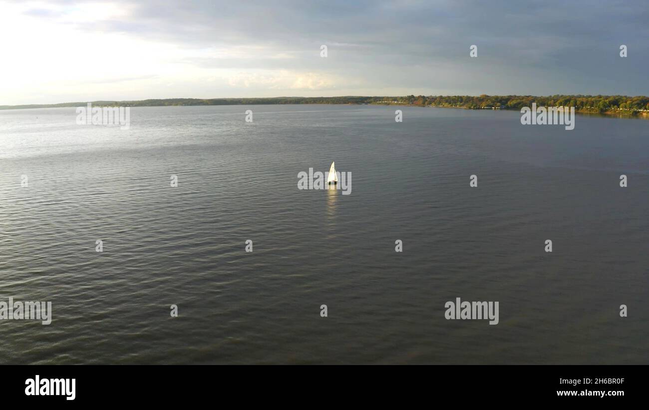 Water splash on beach boat hi-res stock photography and images - Alamy