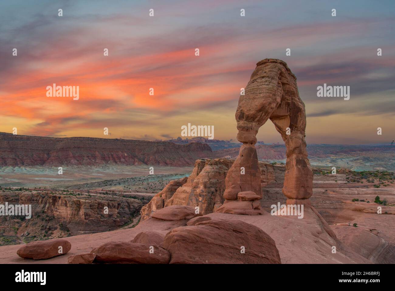 Sunrise over delicate arch hi-res stock photography and images - Alamy
