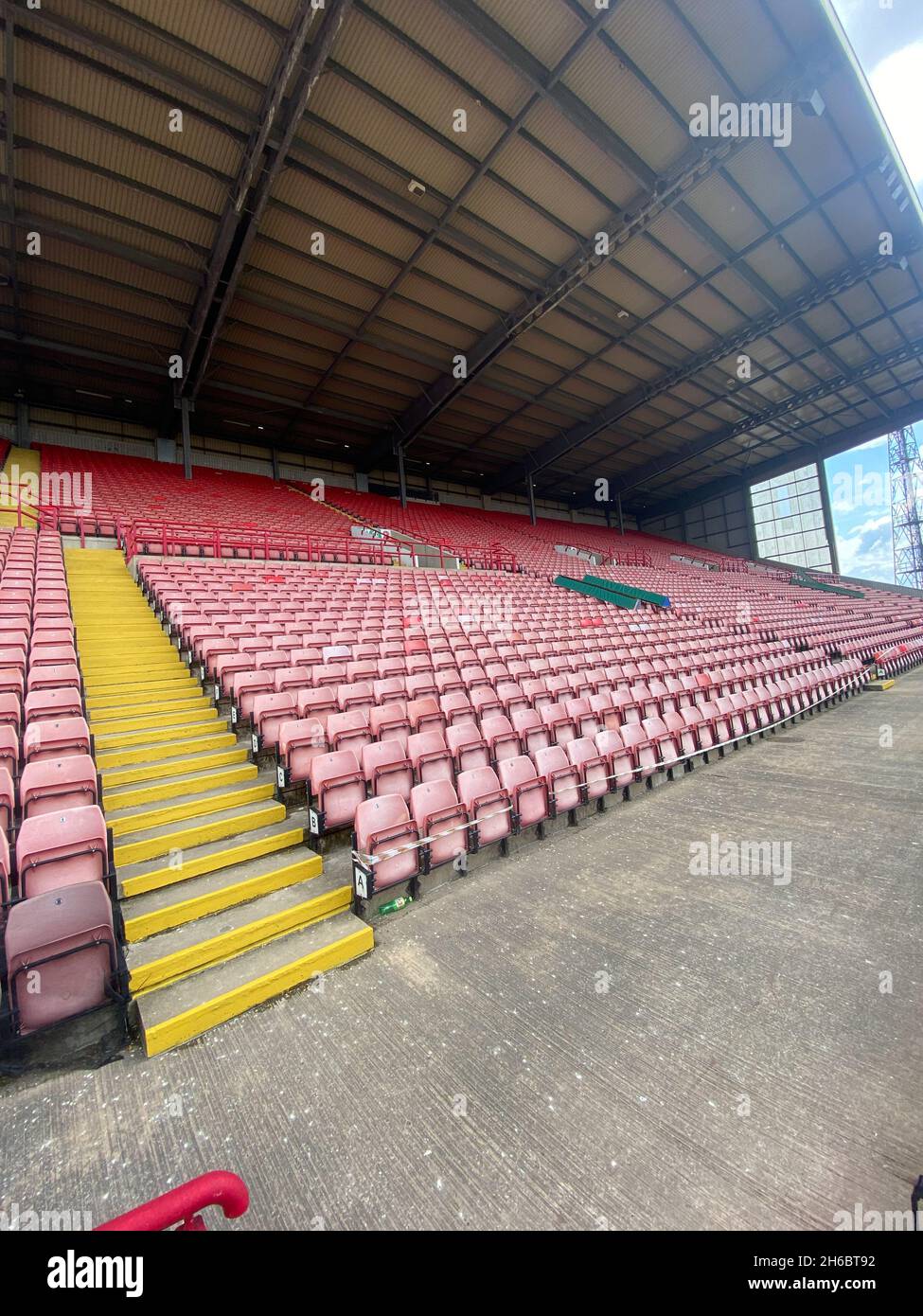 Barnsley fc stand hi-res stock photography and images - Alamy