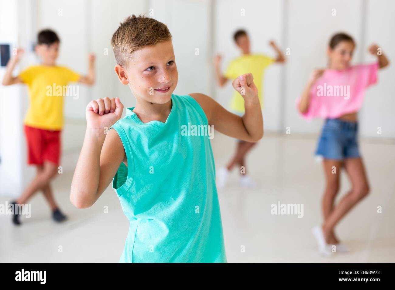 10 years old girl dancing hi-res stock photography and images - Alamy