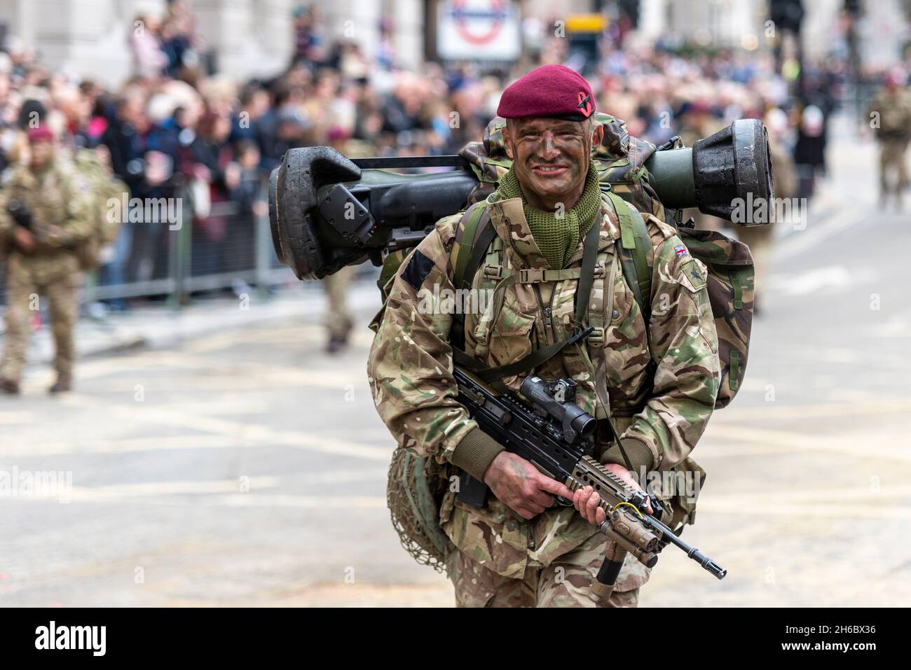 Parachute Regiment soldier with anti tank weapon at the Lord Mayor's ...