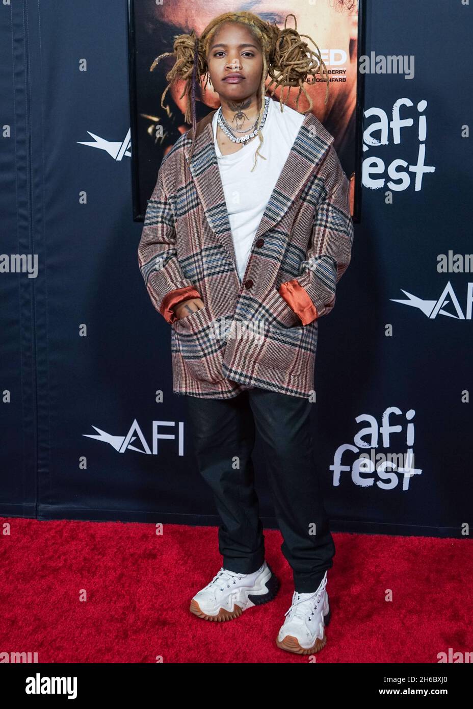 HOLLYWOOD, LOS ANGELES, CALIFORNIA, USA - NOVEMBER 13: Singer Ambre ...