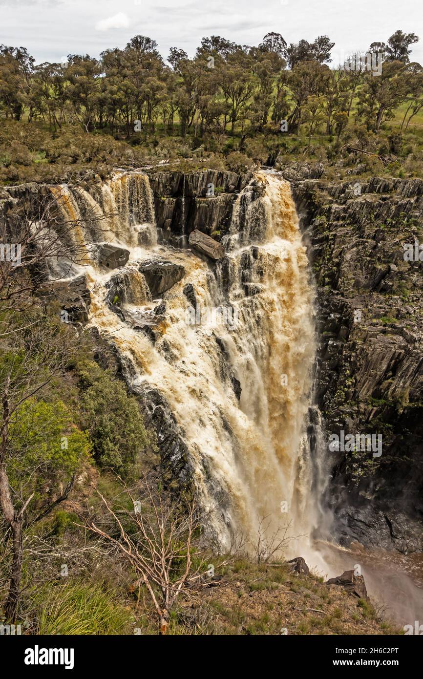 Waterfalls river natural park hi-res stock photography and images - Alamy