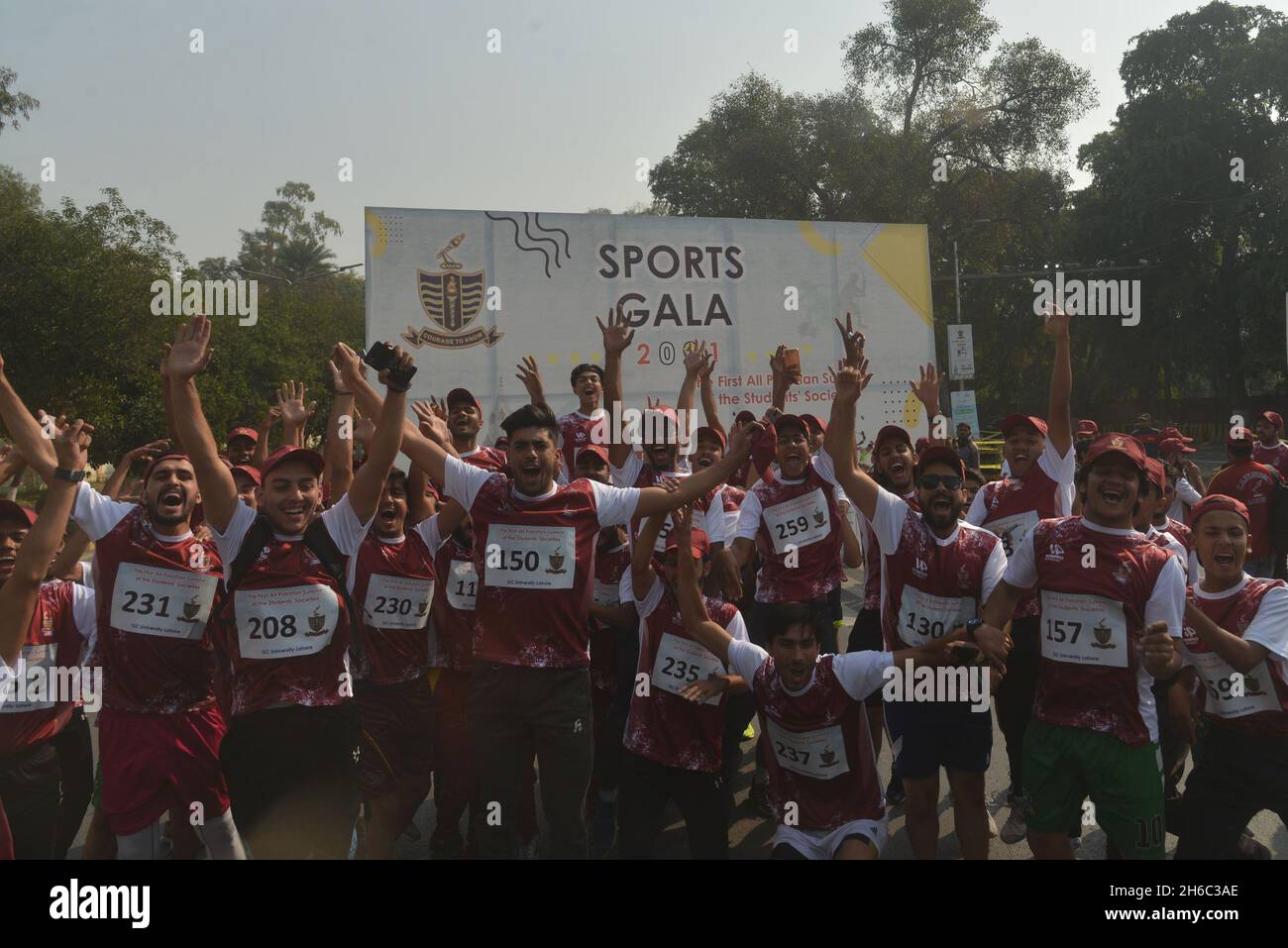 Lahore, Punjab, Pakistan. 14th Nov, 2021. Pakistani students ...