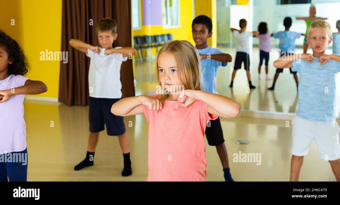 Gymnastics lesson in elementary school Stock Photo - Alamy