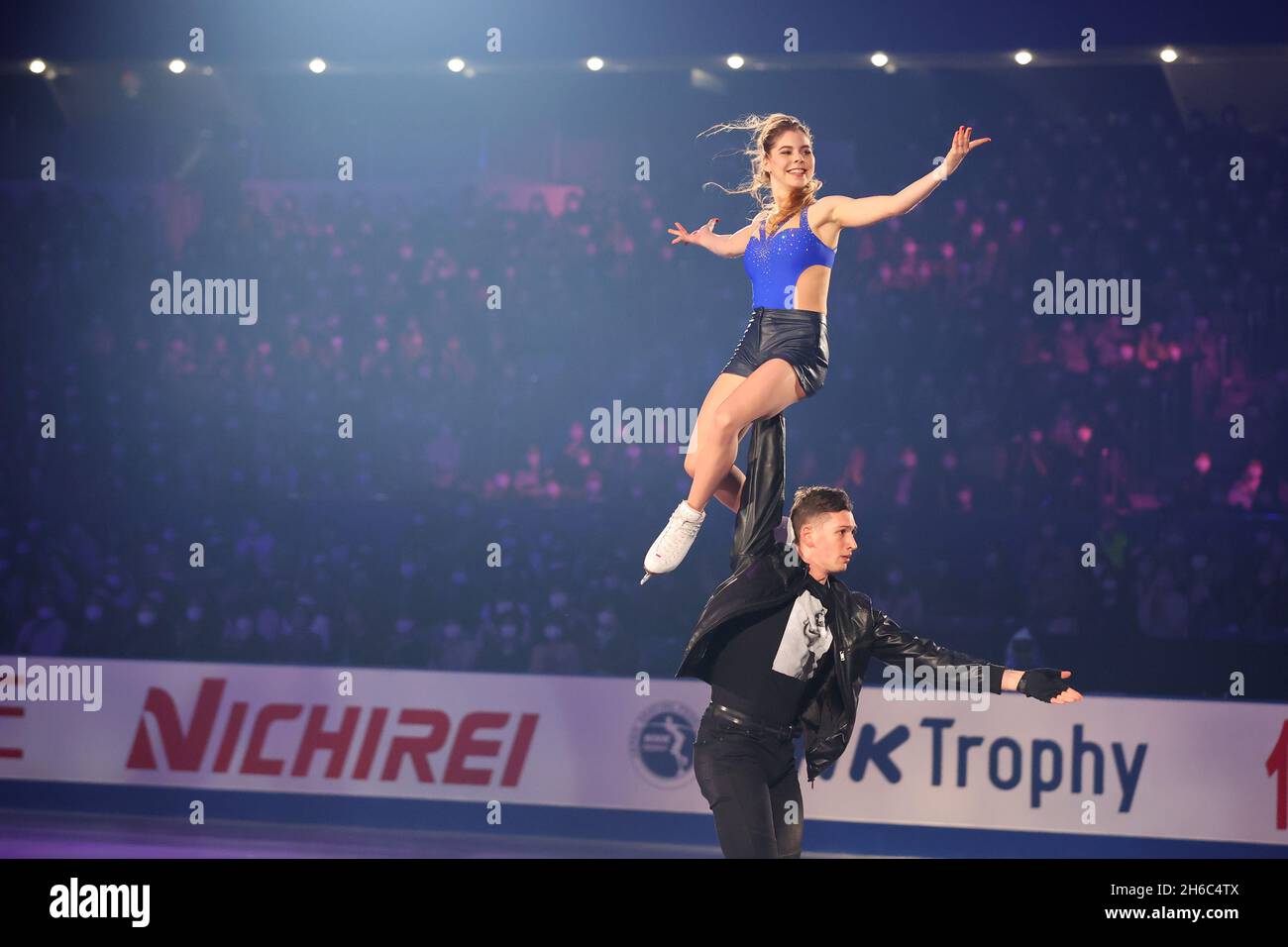 Tokyo, Japan. 14th Nov, 2021. Anastasia Mishina & Aleksandr Galliamov ...