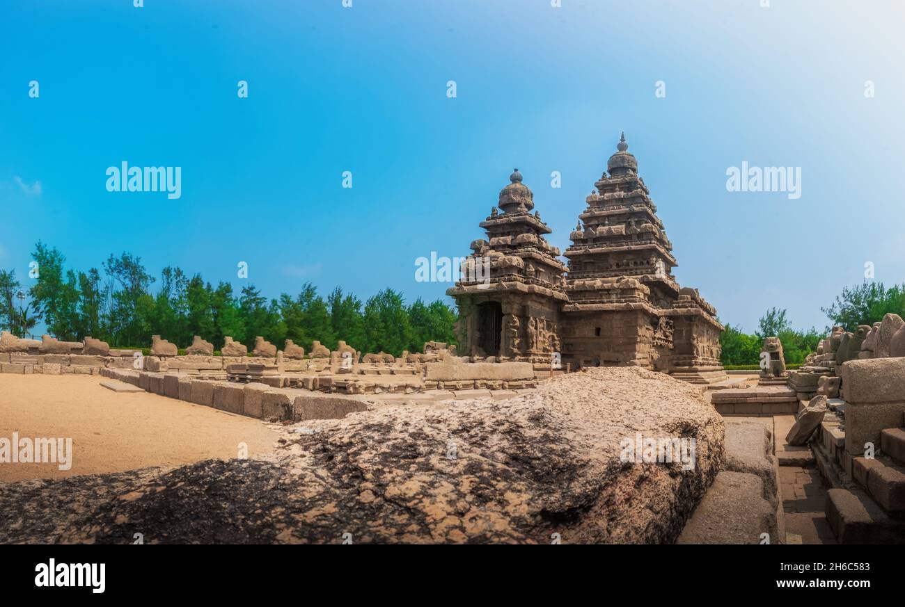 Beautiful view of monuments at Mahabalipuram in India Stock Photo - Alamy