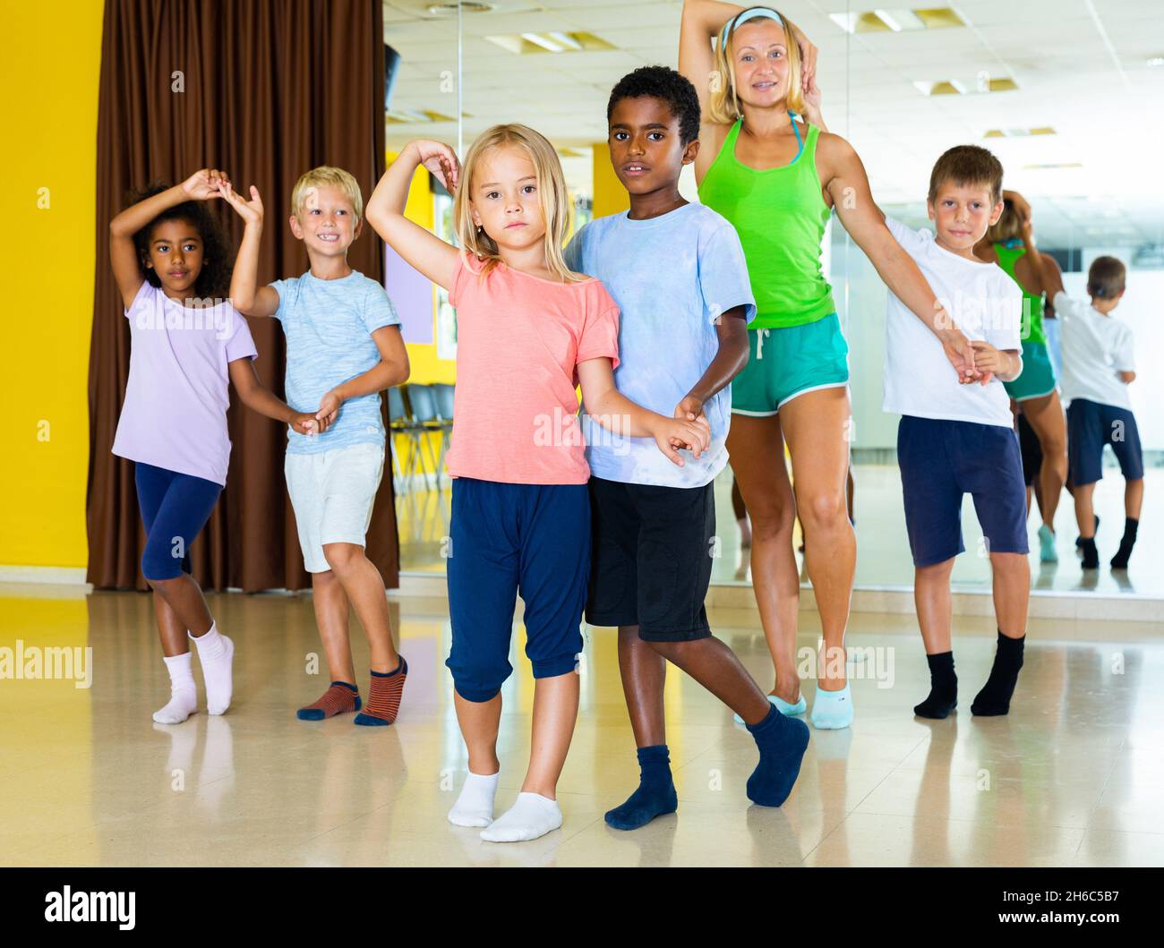 Child ballet school girls boys hi-res stock photography and images - Alamy