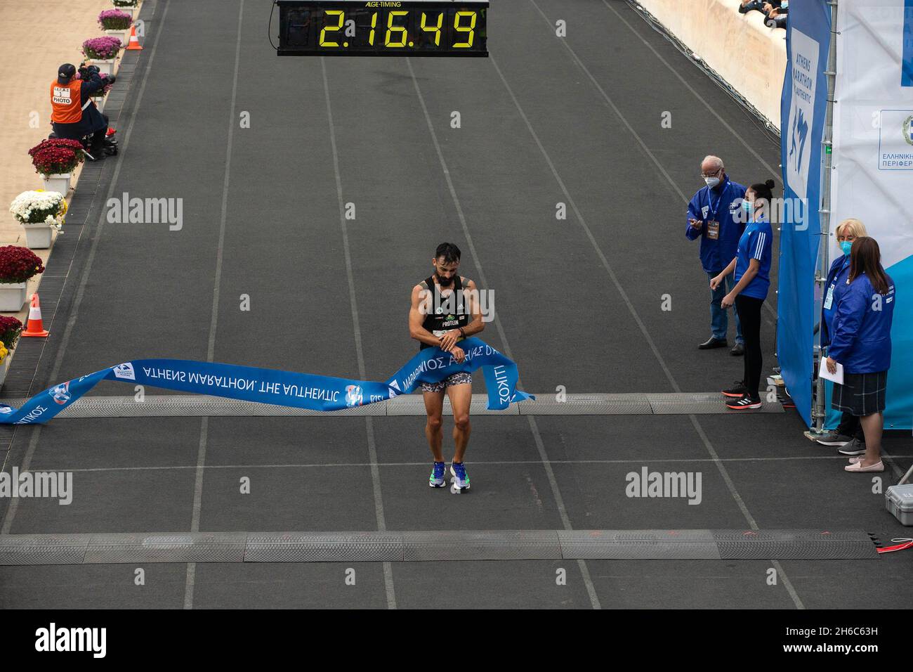 Greek marathon runner hi-res stock photography and images - Alamy