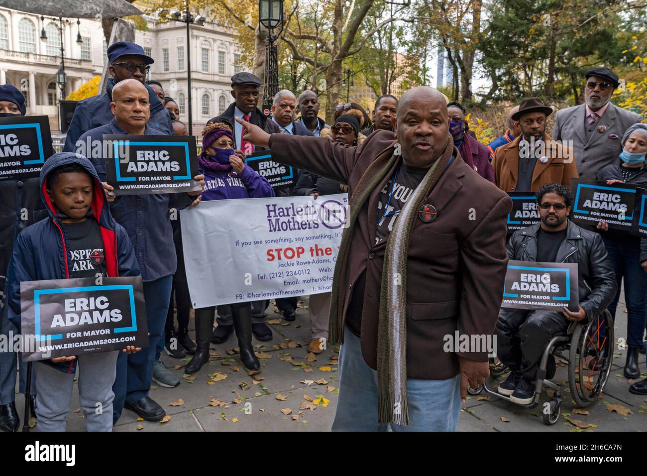 James davis police hi-res stock photography and images - Alamy