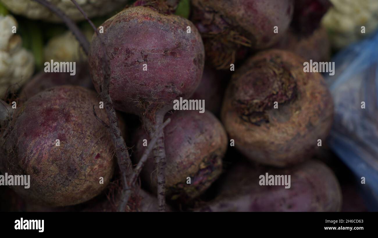 ¸Fresh, ruby red beetroot ready for a variety of delicious dishes ...