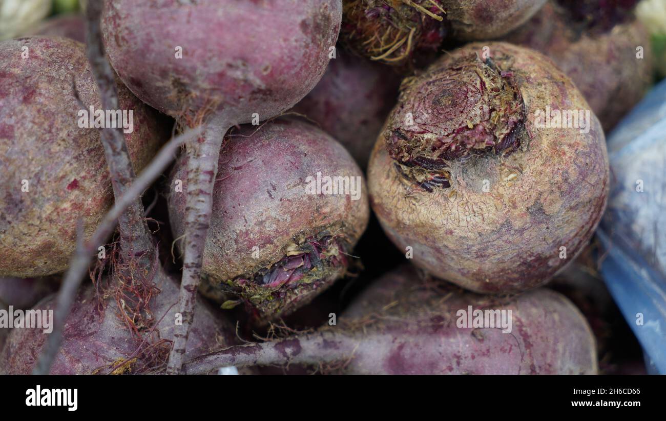 ¸Fresh, ruby red beetroot ready for a variety of delicious dishes ...