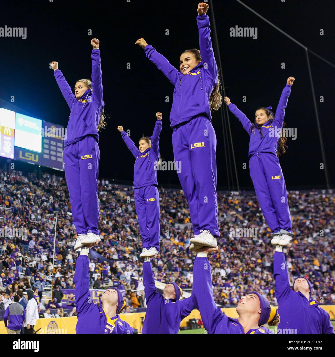 Sec football cheerleaders hi-res stock photography and images - Alamy
