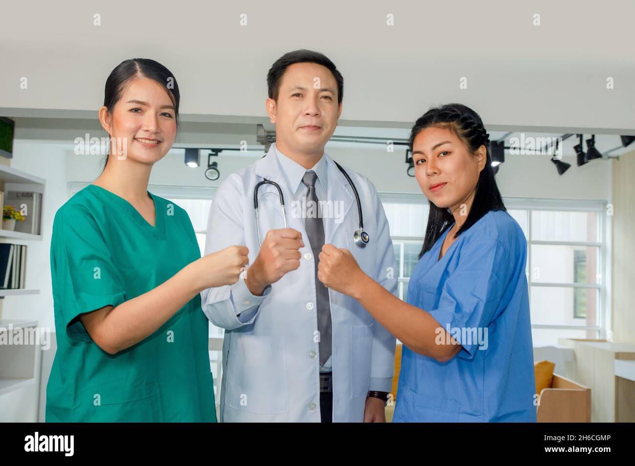 Hospital teamwork collaboration successful hi-res stock photography and ...