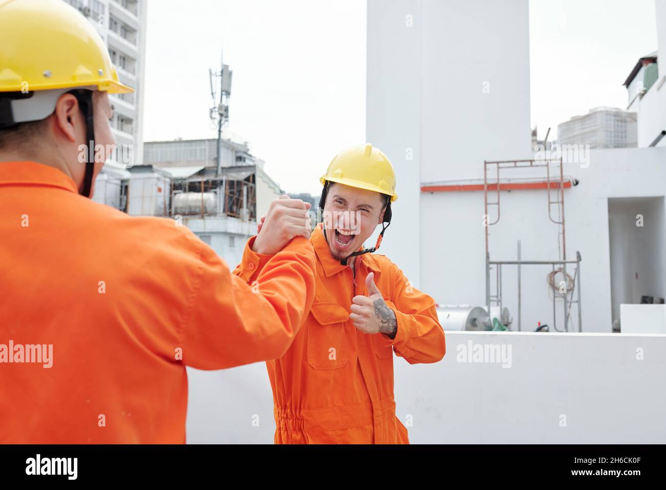 Showing men finishing hi-res stock photography and images - Alamy