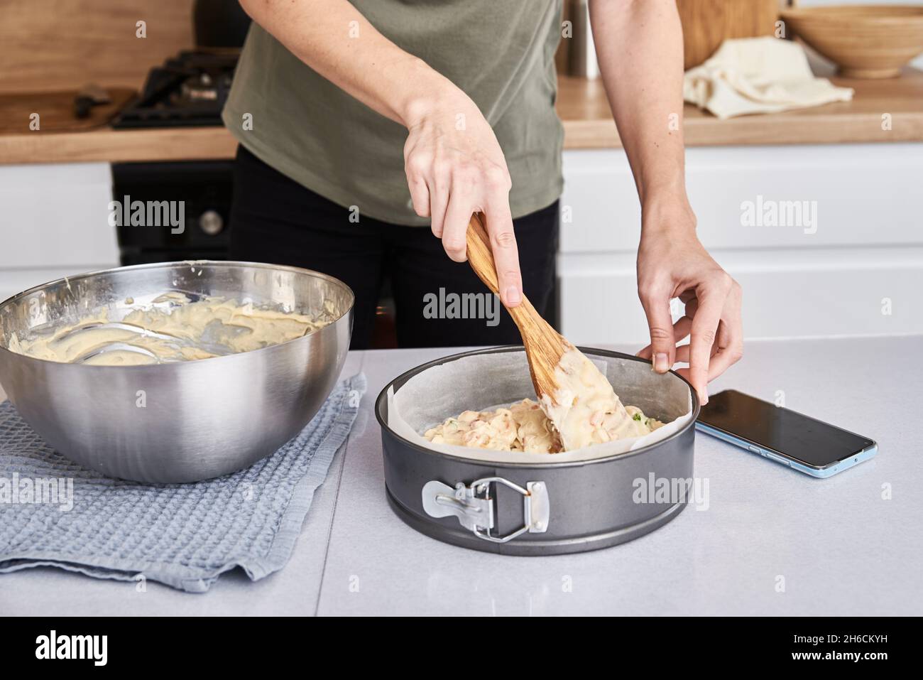 Cake in process hi-res stock photography and images - Alamy