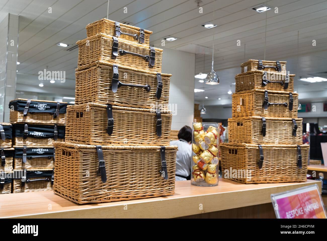 Hamper baskets in different sizes stack on the opt of each other John ...