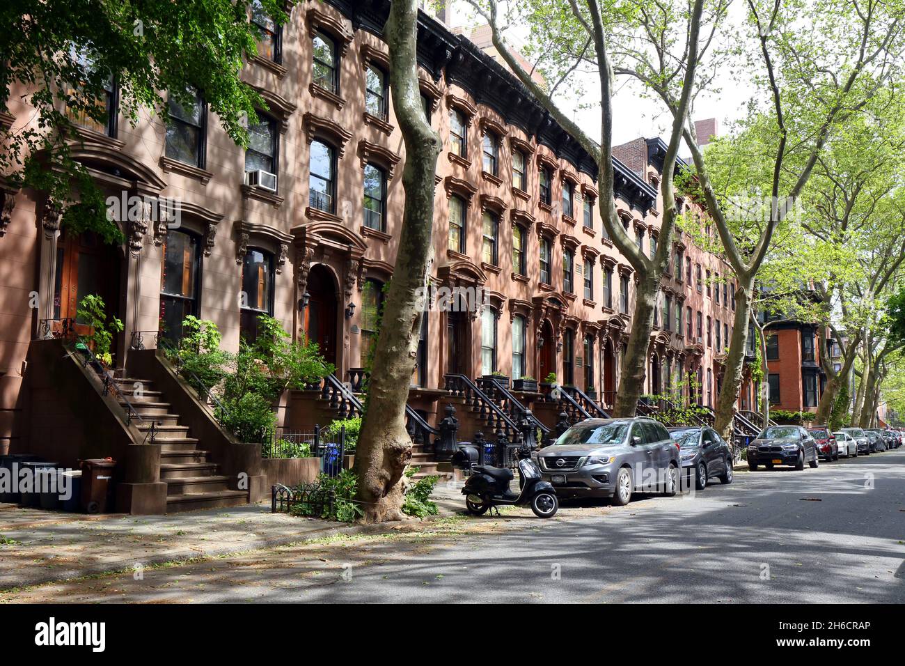 Brownstones hi-res stock photography and images - Alamy