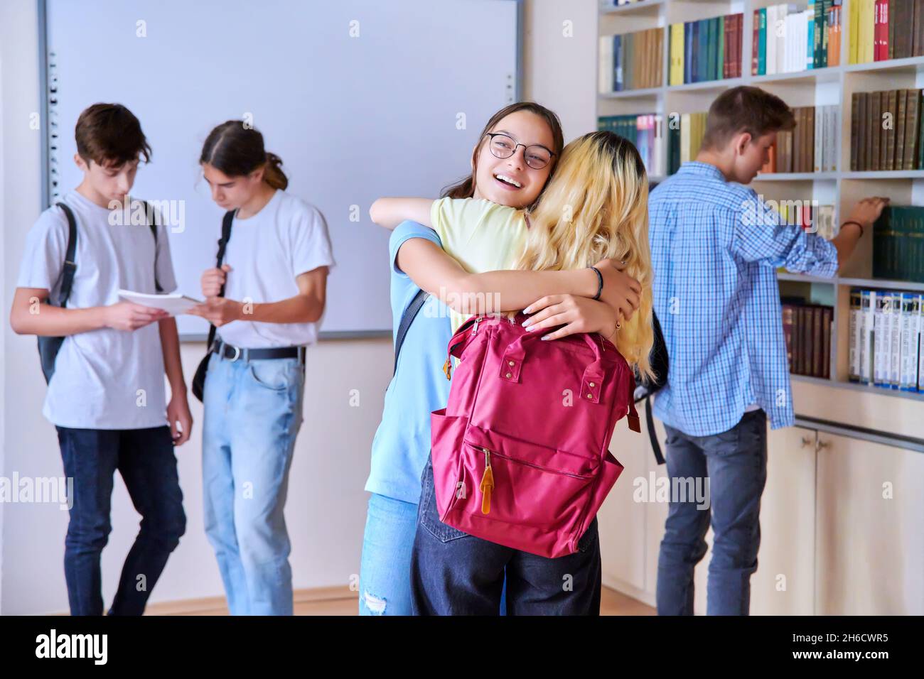 Teenager girls meeting greeting hi-res stock photography and images - Alamy