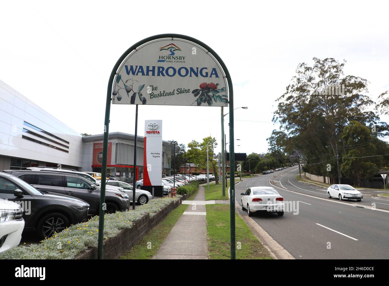 Sign for the Sydney suburb of Wahroonga on the Pacific Highway Stock ...