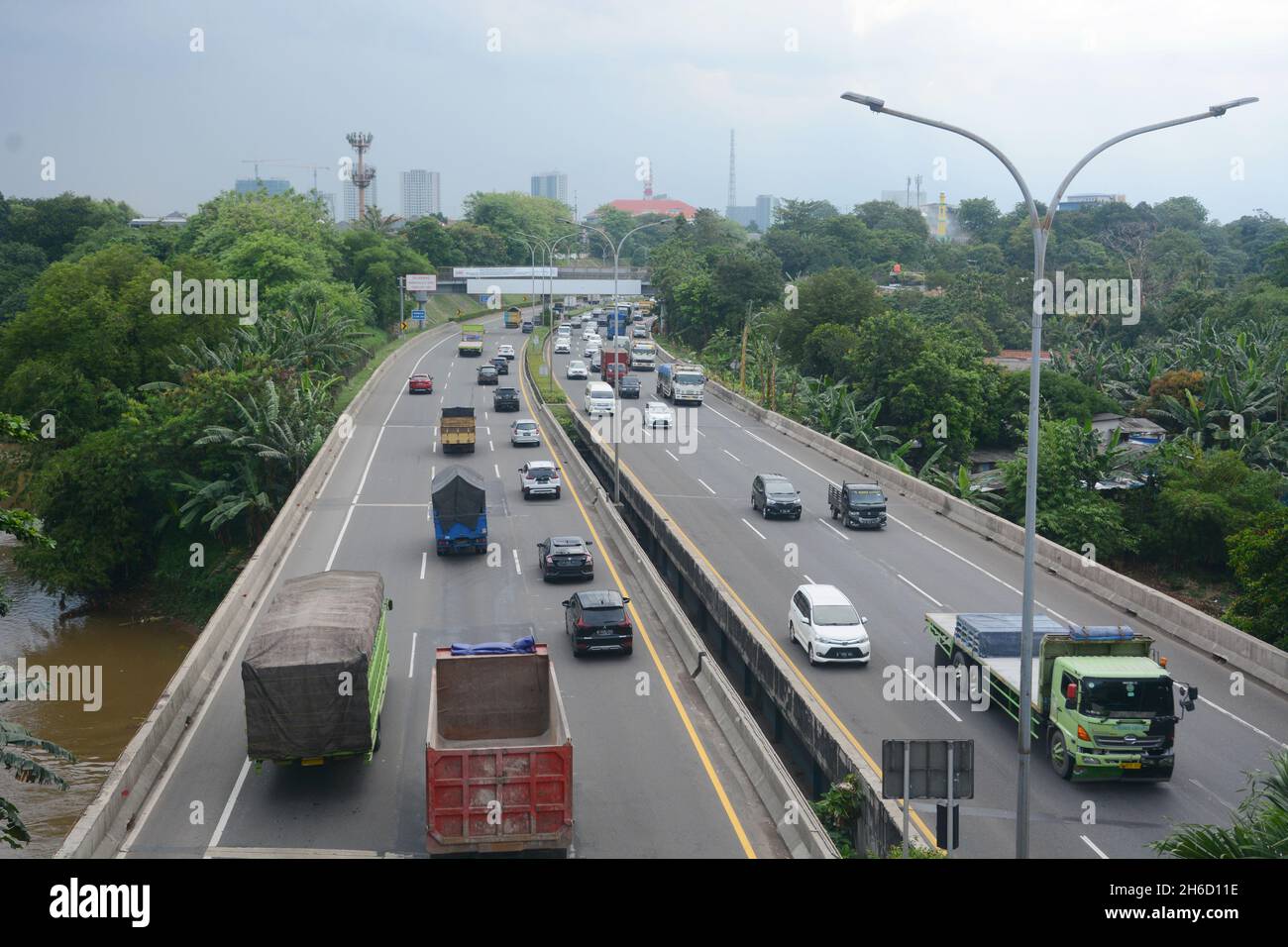 road conditions on a toll road in Jakarta, Indonesia Stock Photo - Alamy