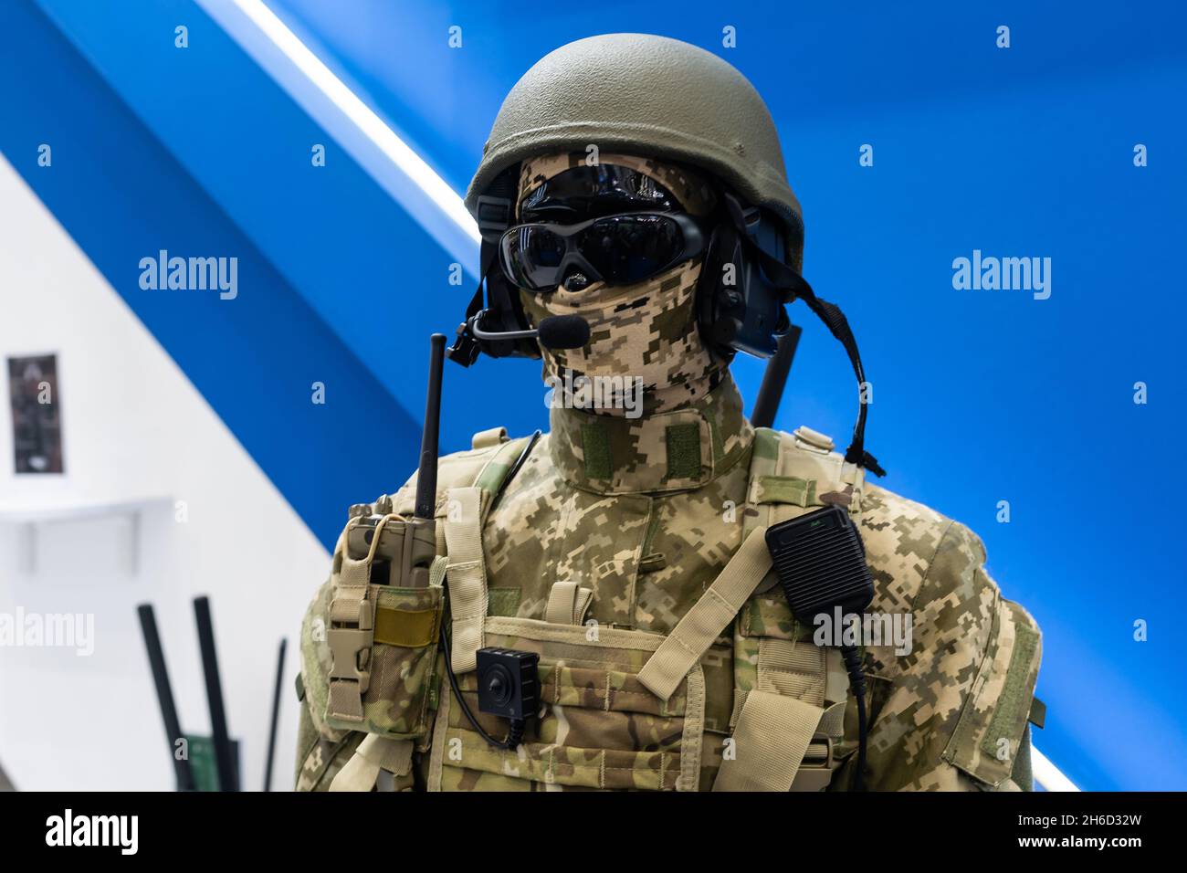 Army soldier military weaponry safety helmet hi-res stock photography ...