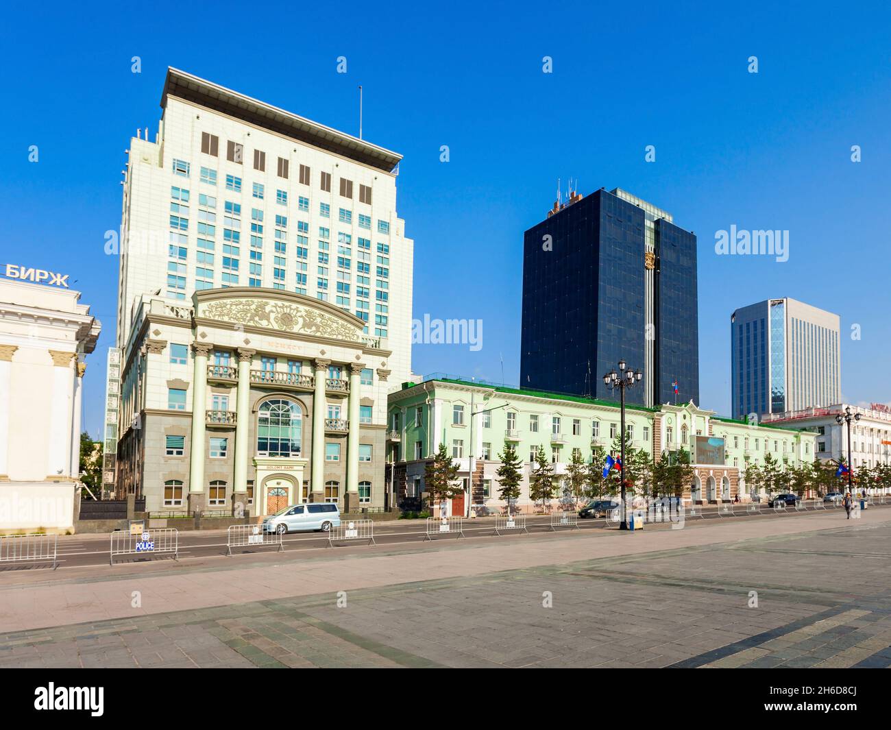 Statue chinggis khaan parliament house hi-res stock photography and ...