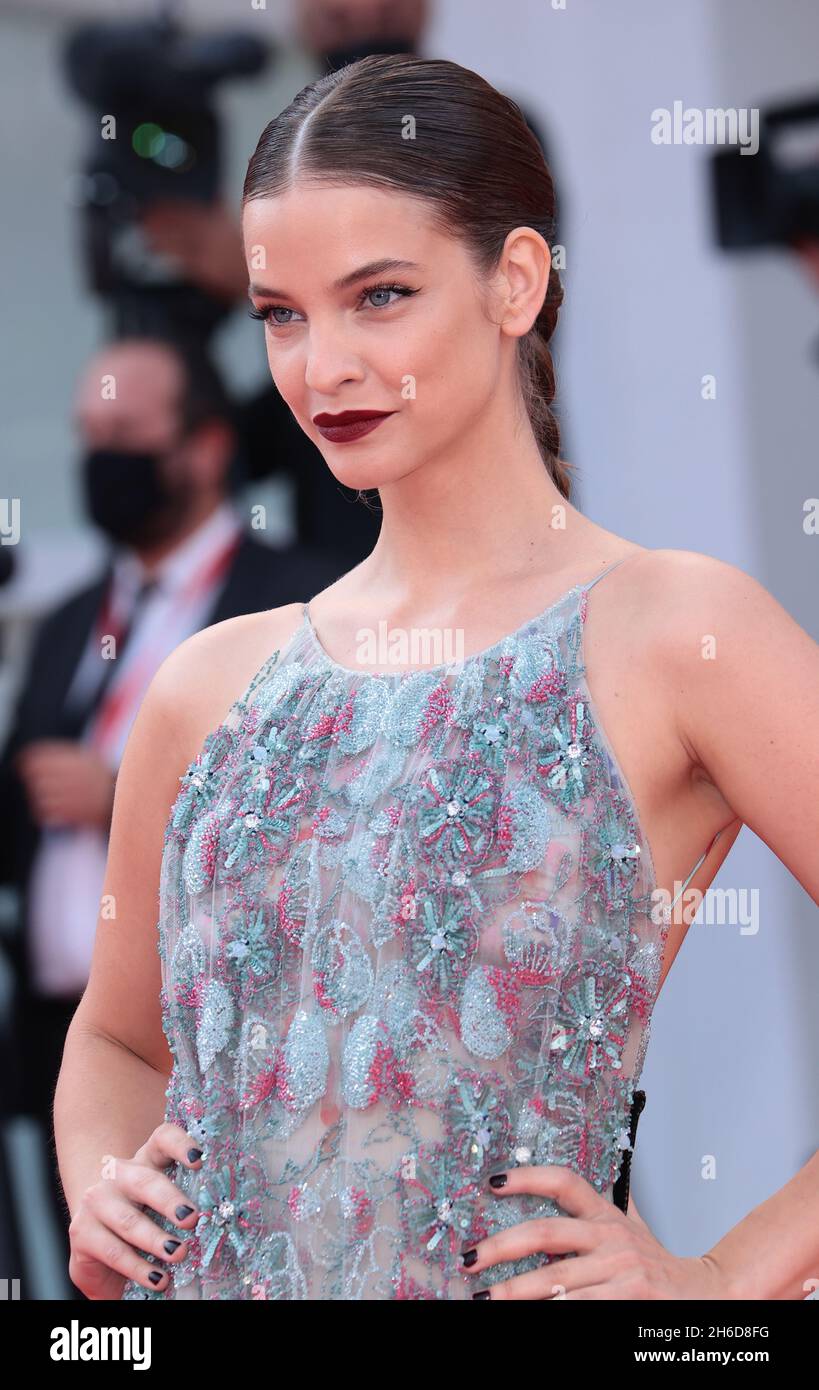 Dune film 2021 art hi-res stock photography and images - Alamy