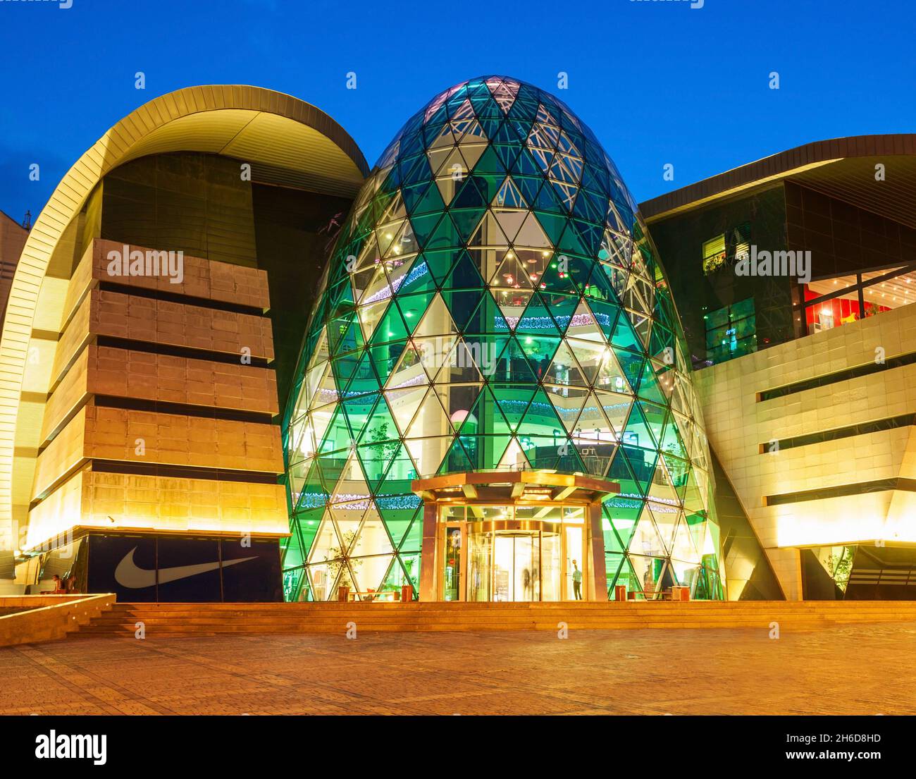 Park bulvar mall hi-res stock photography and images - Alamy