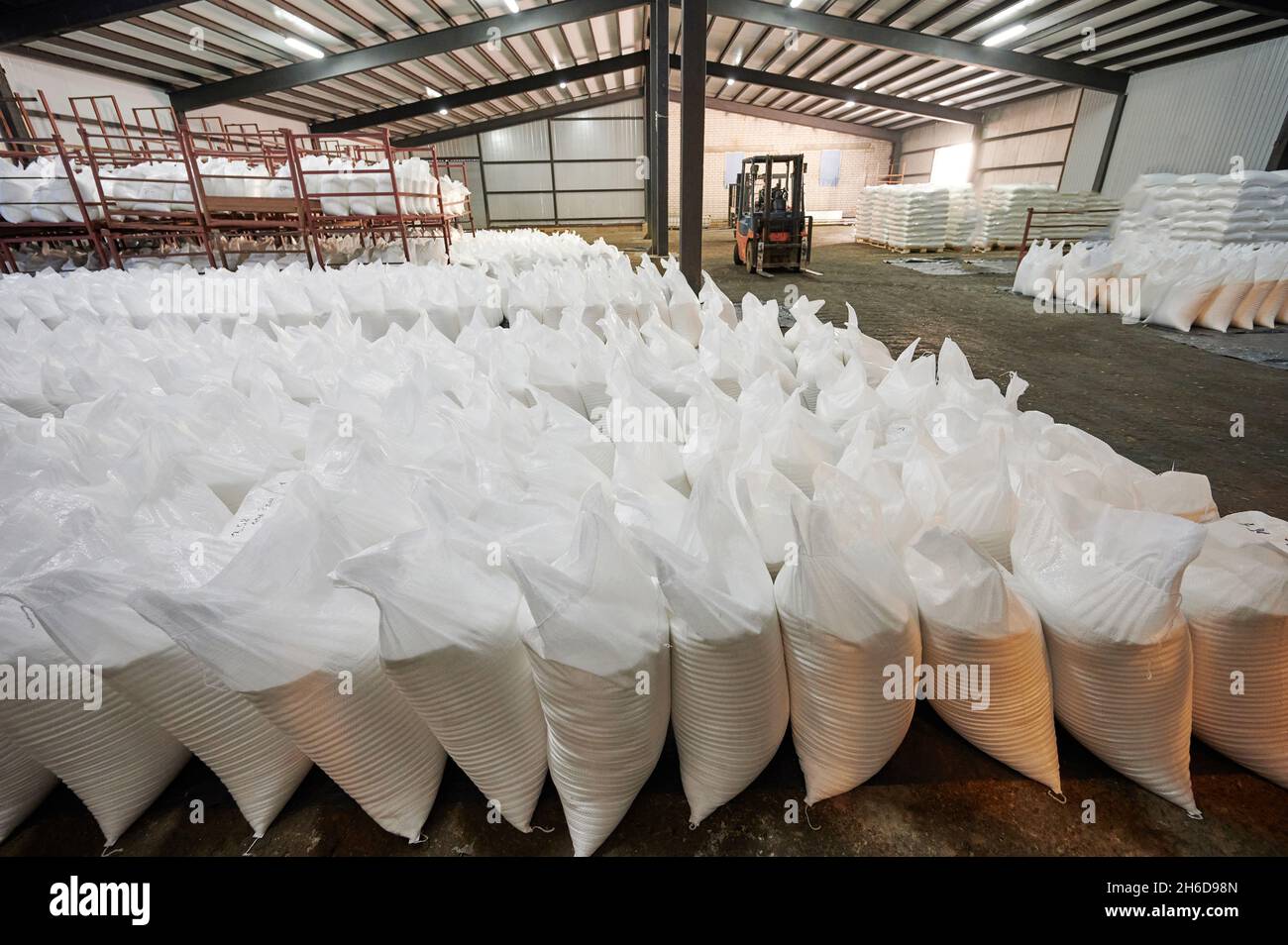 Bulk storage warehouse hi-res stock photography and images - Alamy