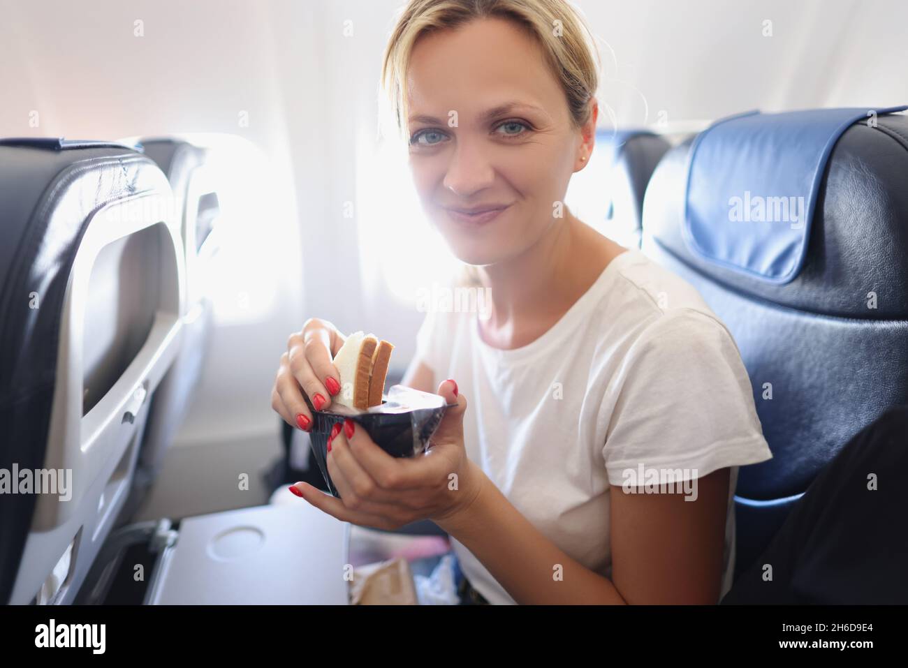 Airplane pilot lady woman hi-res stock photography and images - Alamy