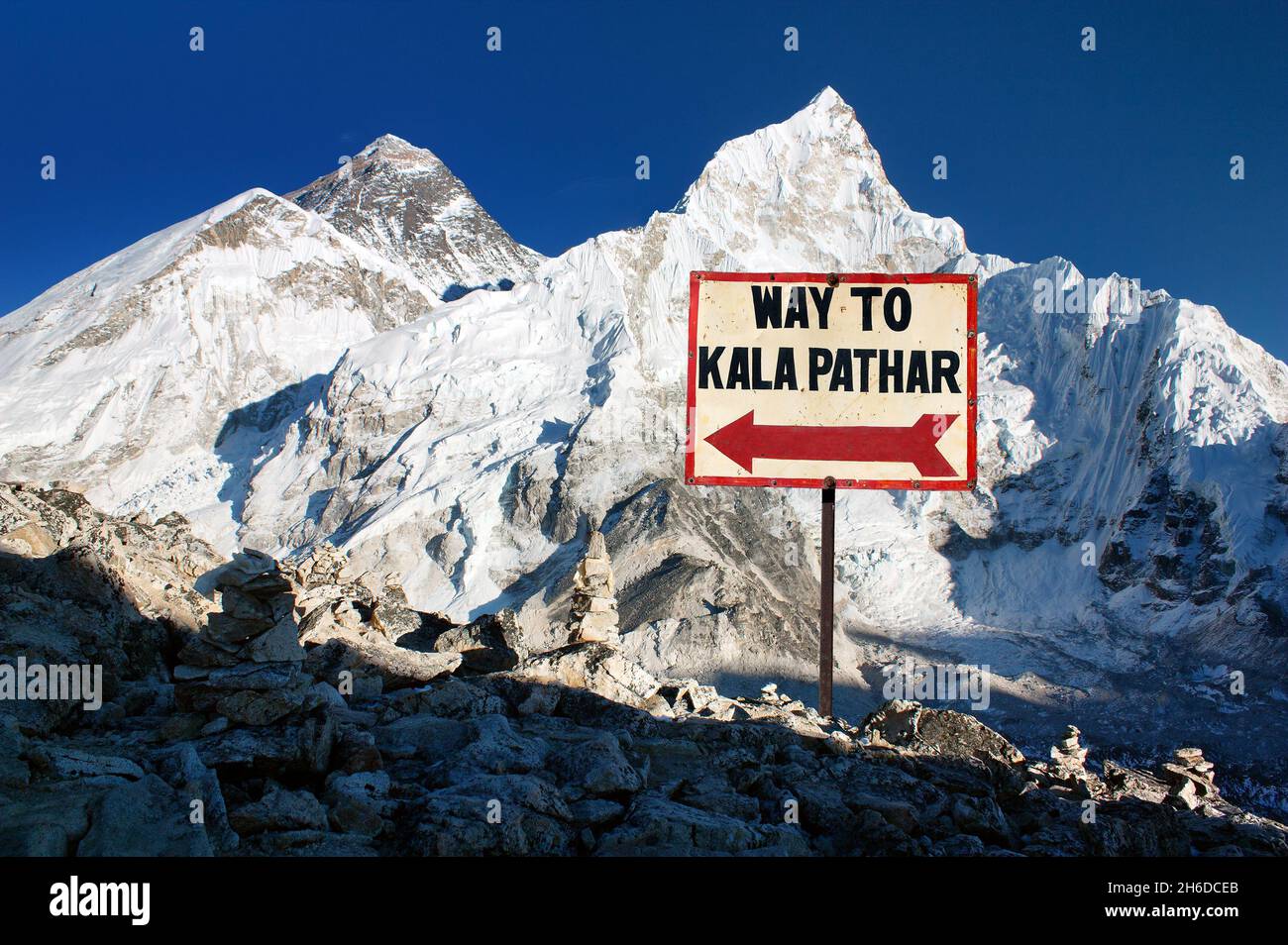 Mount everest summit sign hi-res stock photography and images - Alamy